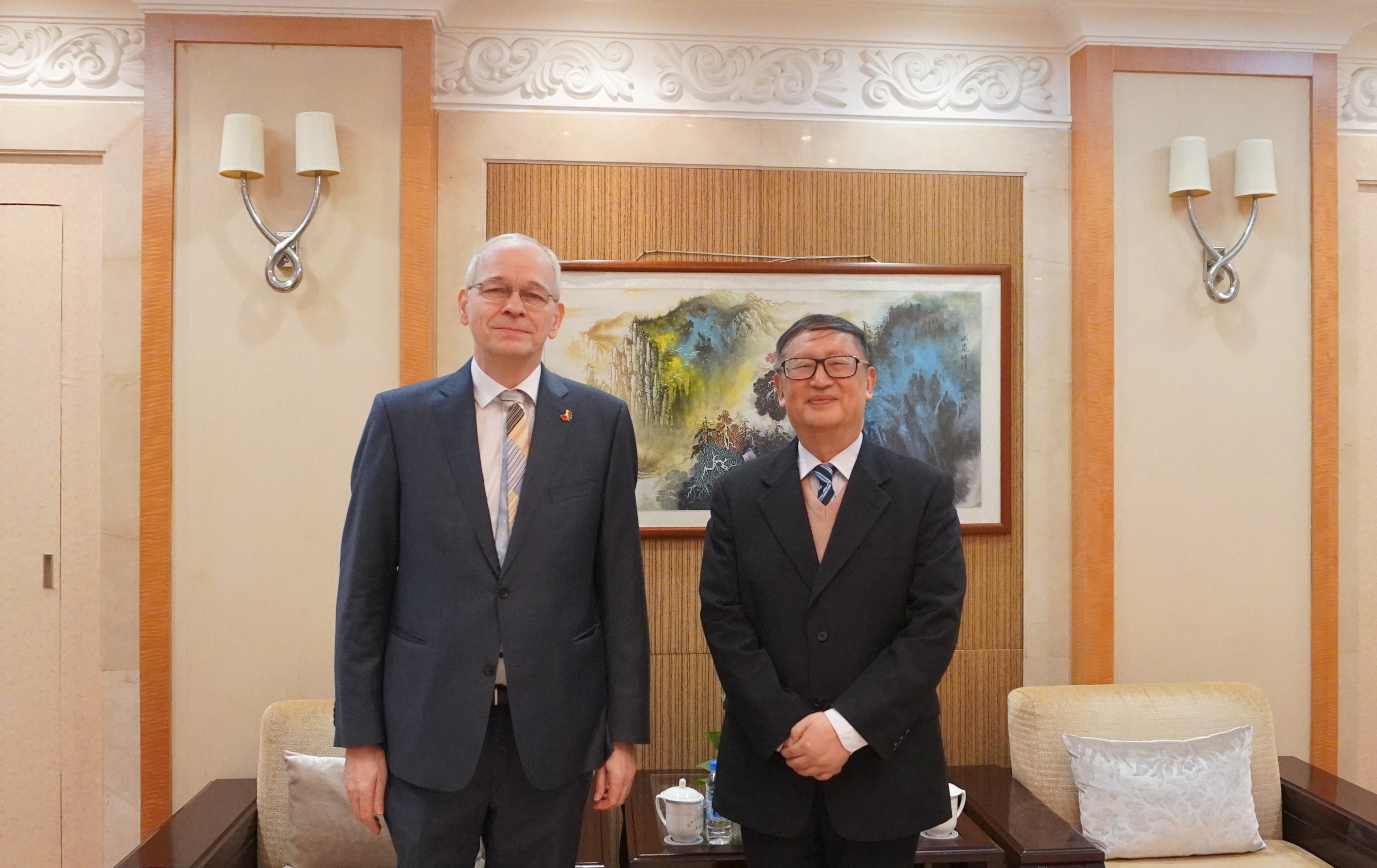 上海国际问题研究院