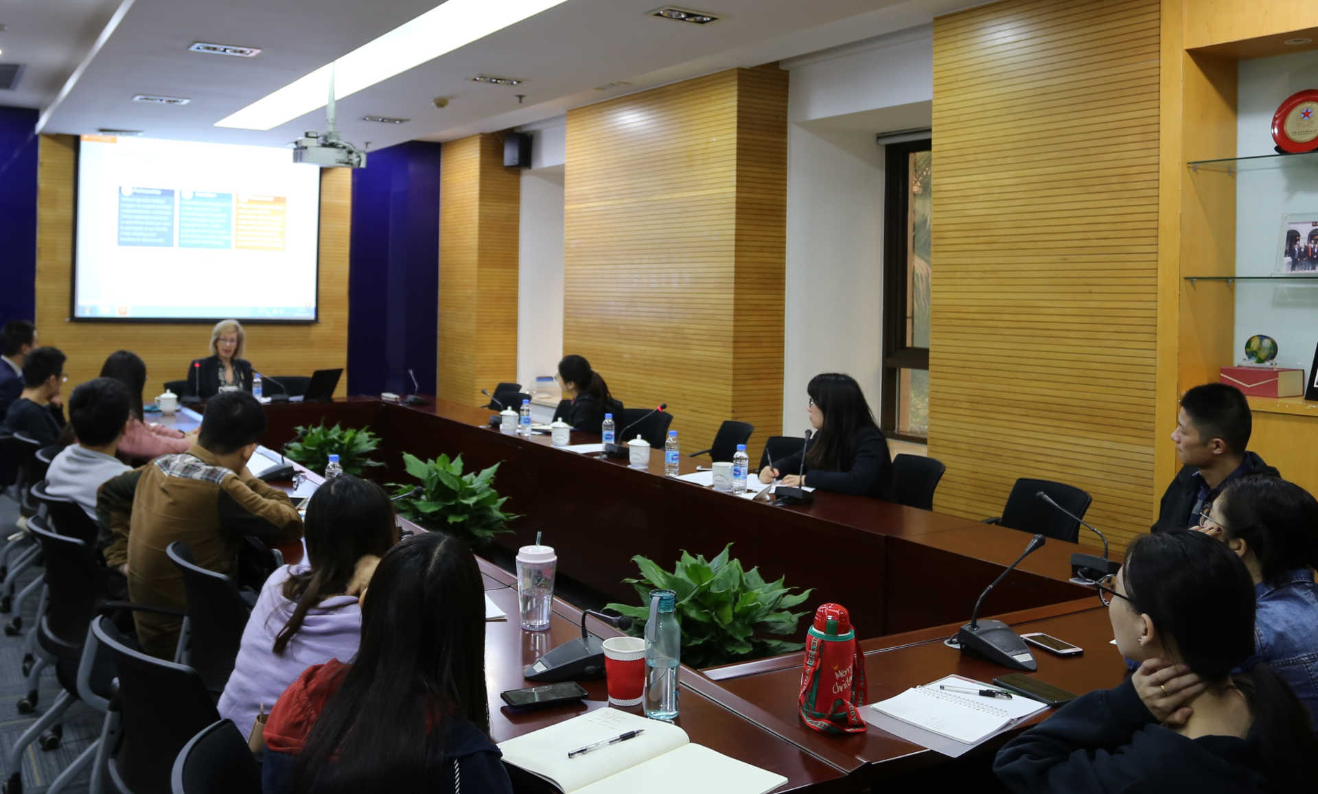 上海国际问题研究院